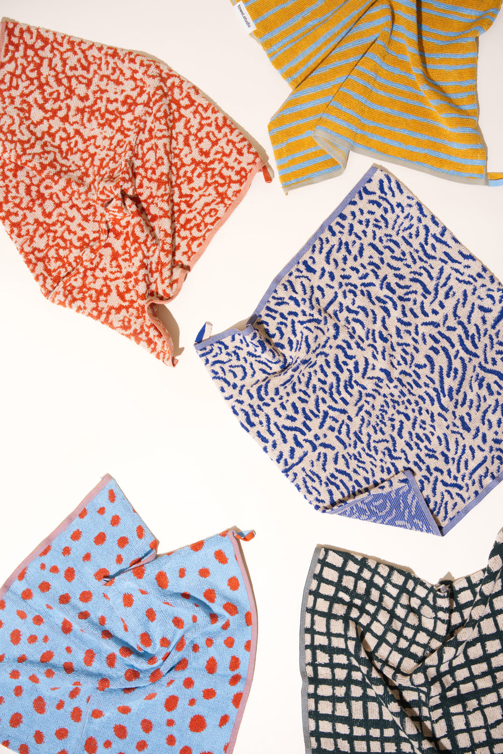 towel.studio | Made in Berlin: knitted beach, bath towels and more.