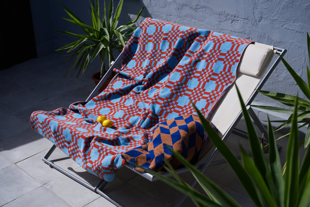 towel.studio | Made in Berlin: knitted beach, bath towels and more.