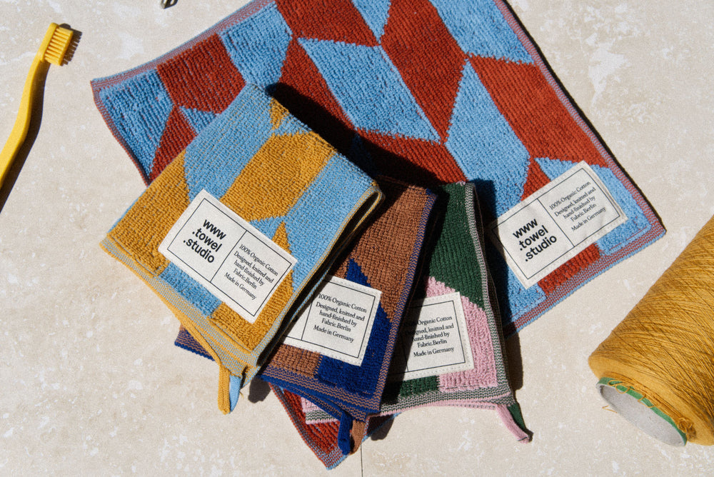 towel.studio | Made in Berlin: knitted beach, bath towels and more.