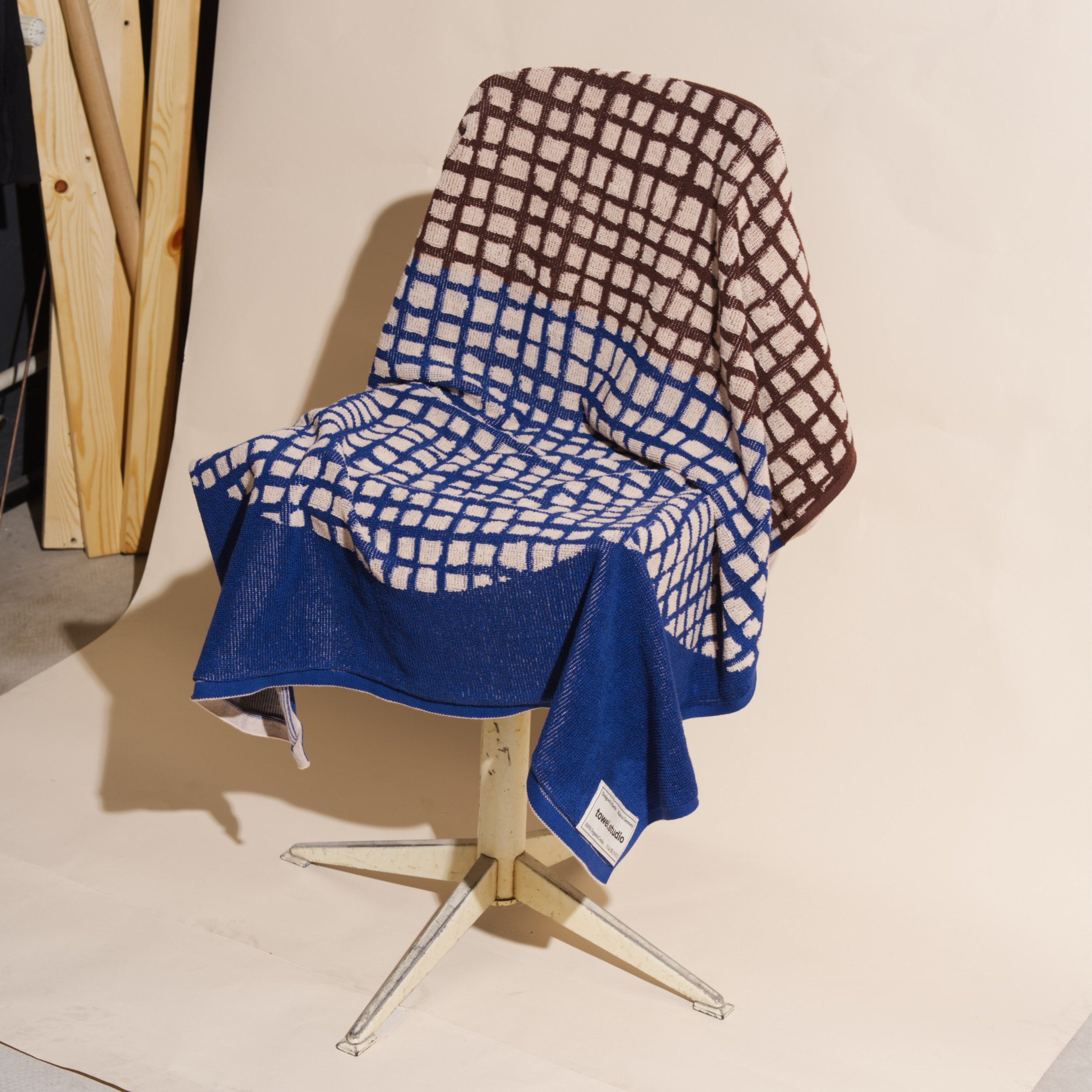 towel.studio | Made in Berlin: knitted beach, bath towels and more.