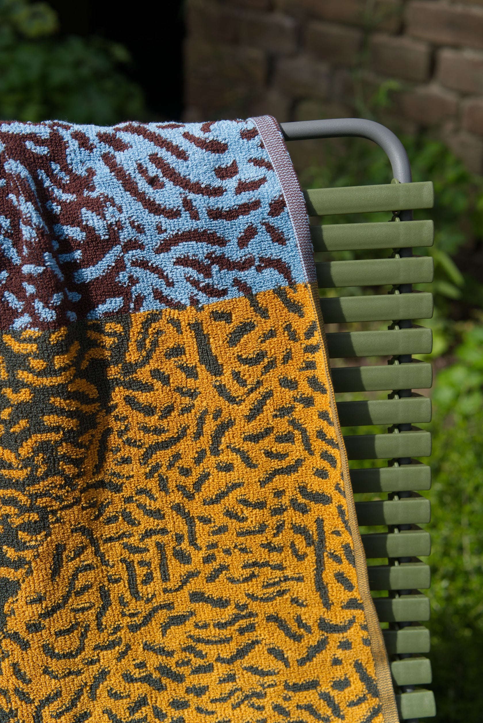 Worm Bath Towel | Multicolor – towel.studio