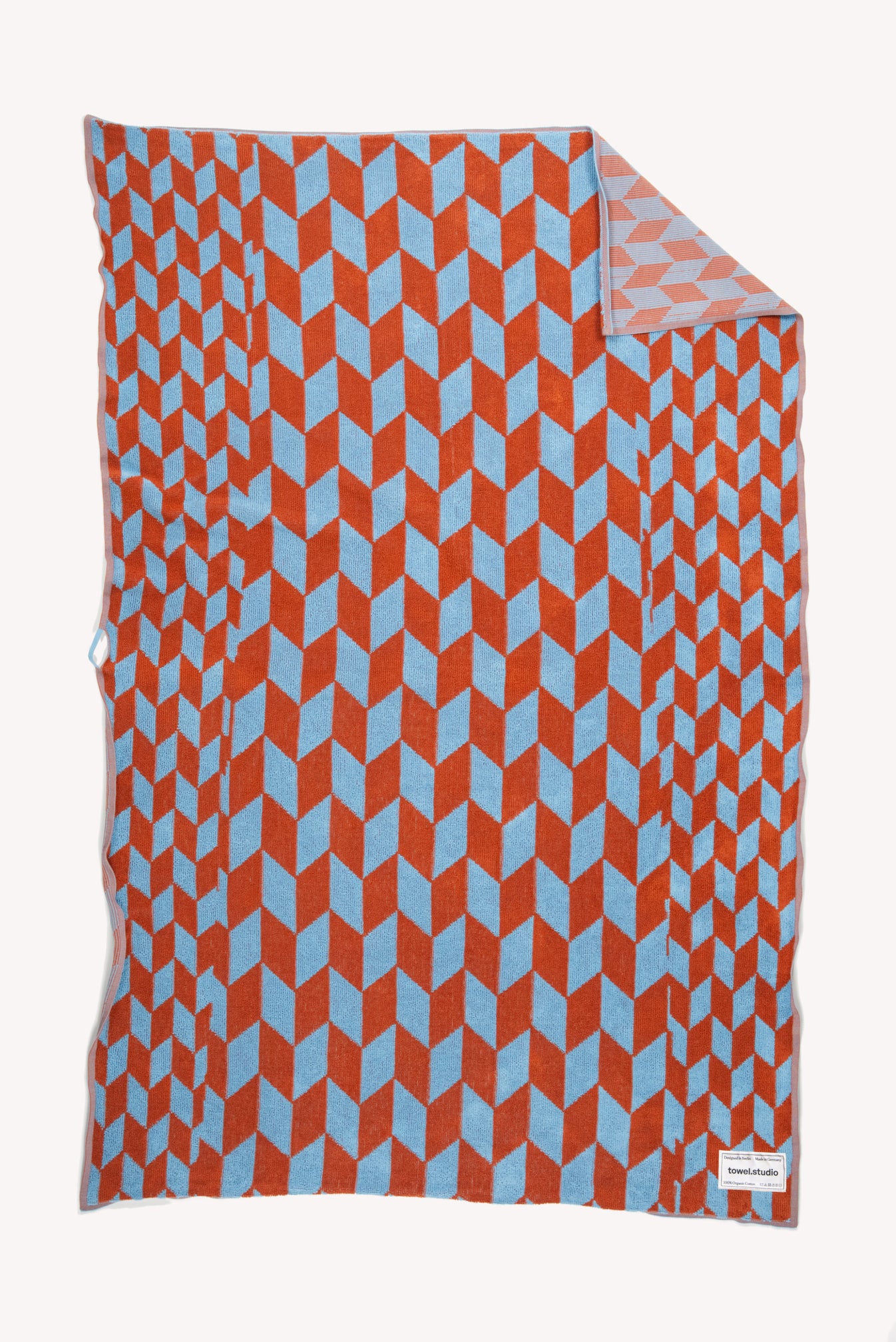 Arrow Tail Beach Towel | Sky & Brick – towel.studio